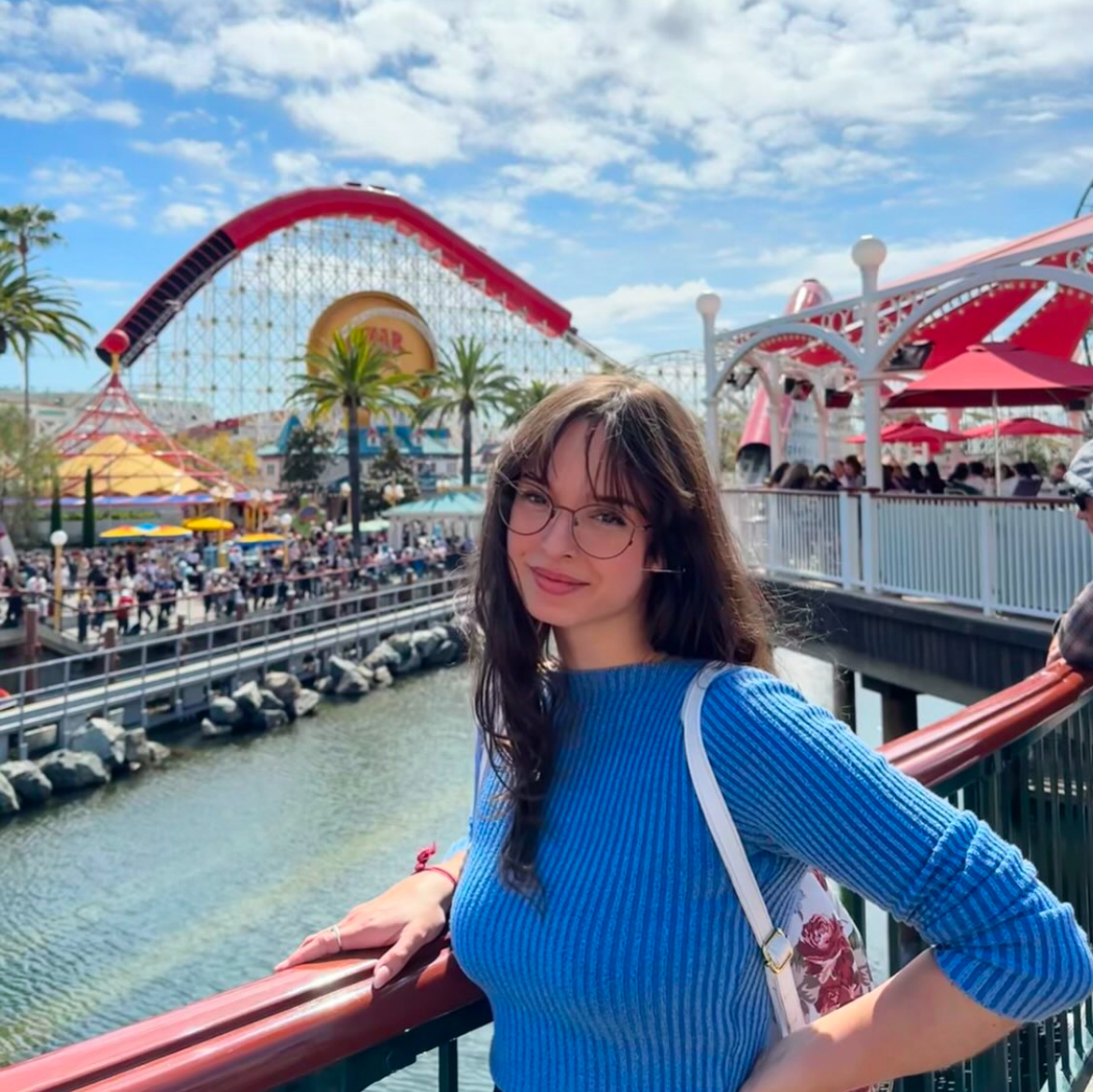 ショートドラマ「女富豪に挑まないで」主演女優は誰？数カ国語を操る才女！ - はれまるブログ